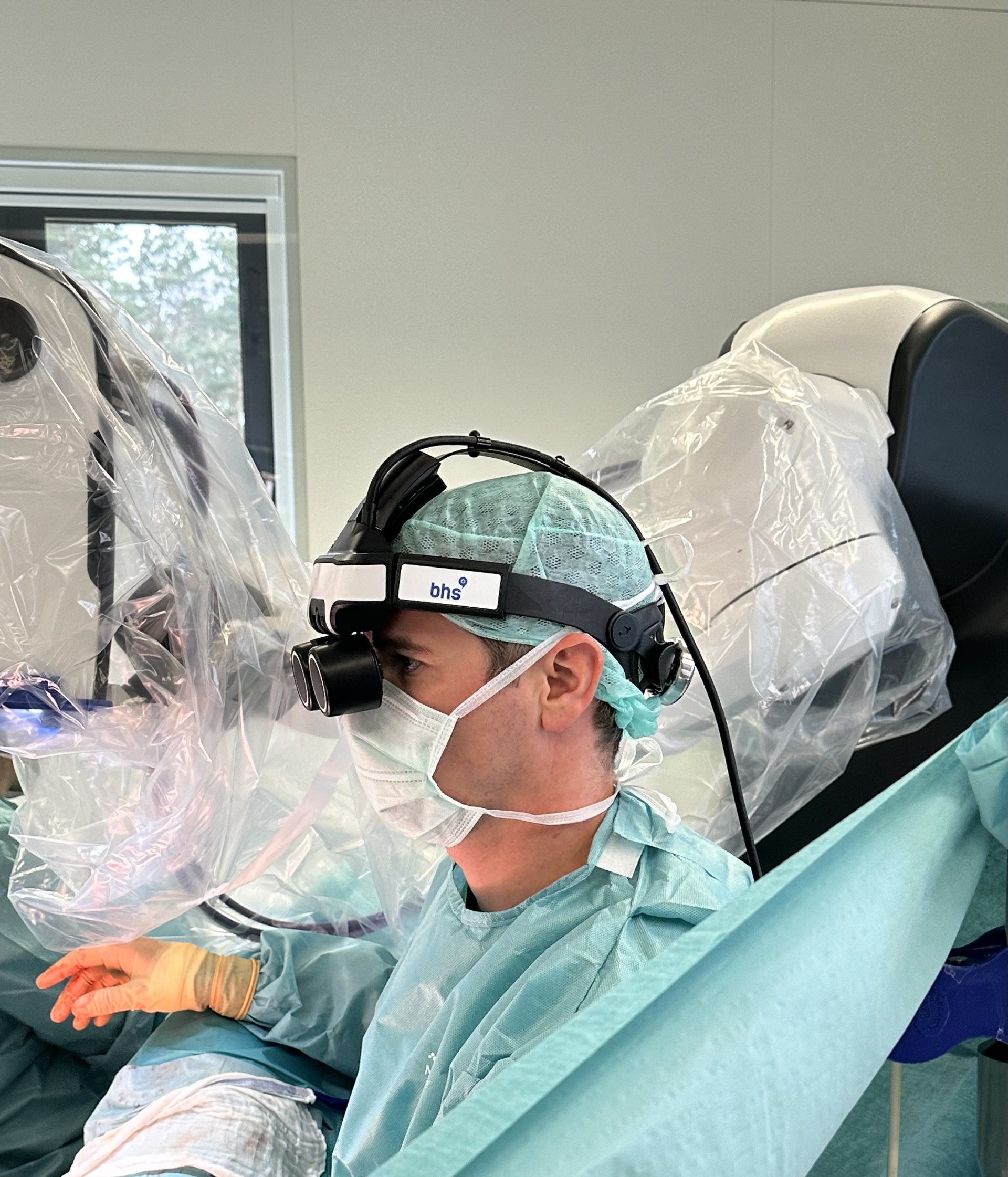 Penoid Surgery for Transgender Patients with the RoboticScope